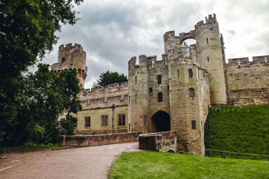 Beyond the Castle: A Guide to Wonderful things to do in Warwick