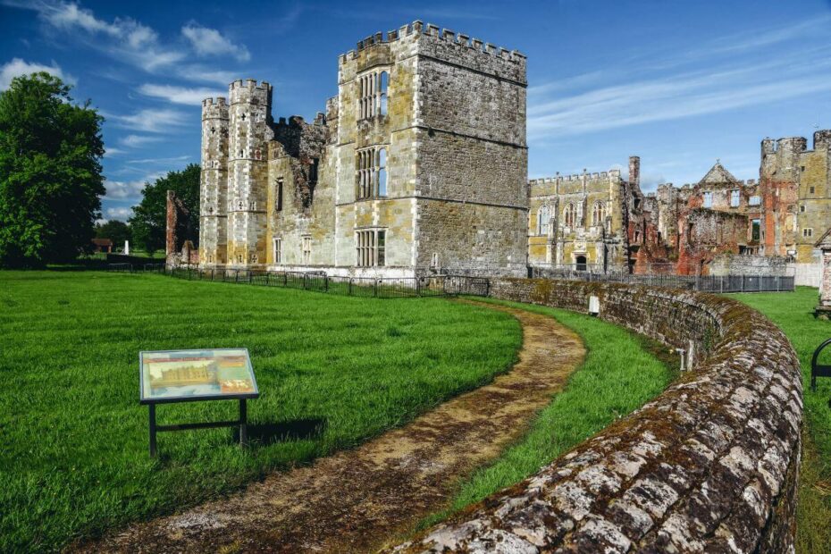 21 Best Castles in England That Will Take Your Breath Away!