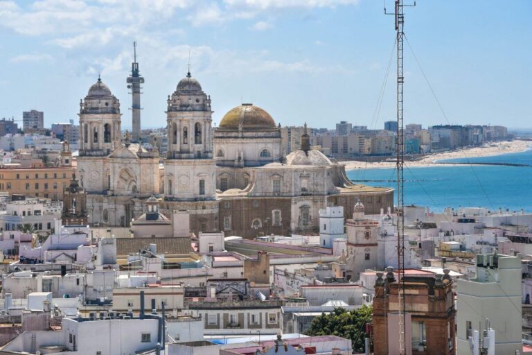 Discover Spain's Oldest City: 15 Unmissable Things to Do in Cadiz