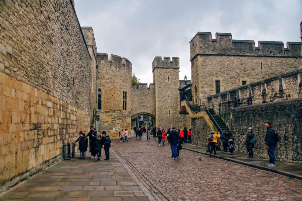 Shocking Secrets: 15 Facts About the Tower in London That History Forgot!