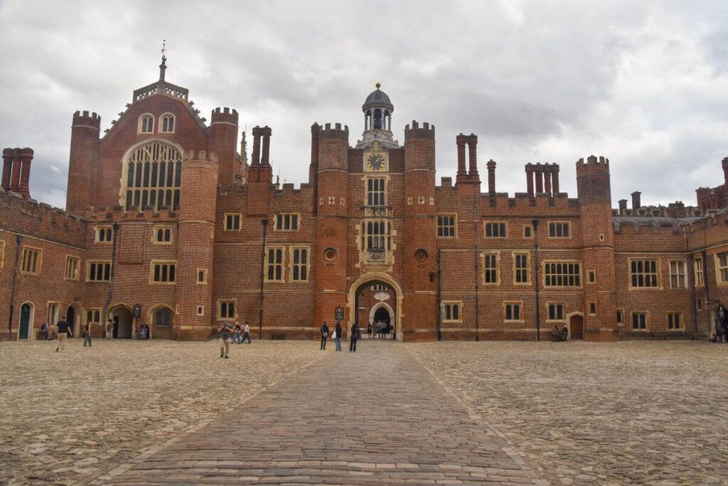 21 Hampton Court Palace Facts That Will Change How You See British ...